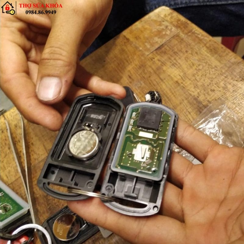 Cách thay Pin chìa khóa Xe Yamaha nhanh chóng đơn giản dễ thực hiện nhất